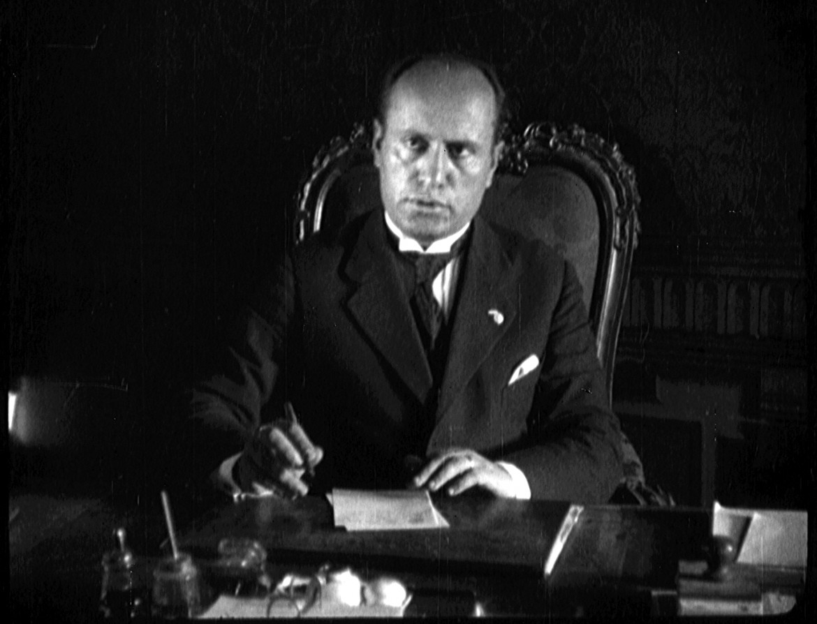 Il Duce Profeta Dietro Il Palcoscenico Il Discrimine il-duce-profeta-dietro-il-palcoscenico-il-discrimine